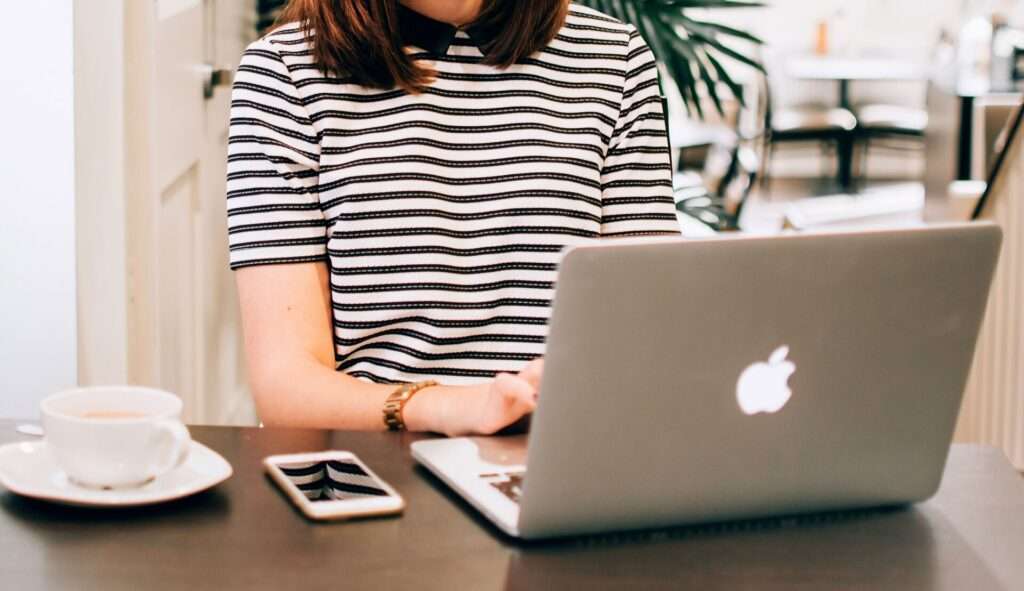 7 Reasons Why You Should Learn Swift Code Carbon