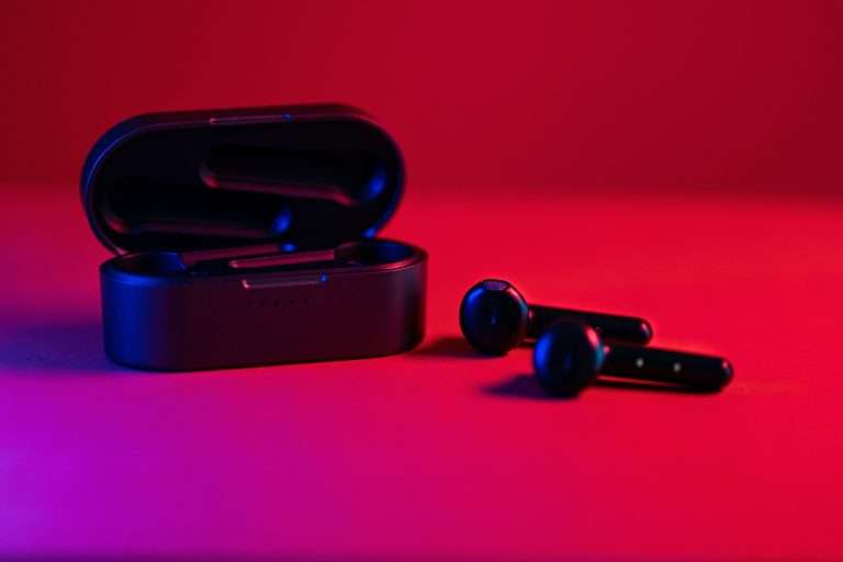 5 Types of Wireless Earbuds, and How to Choose Between Them | Code Carbon