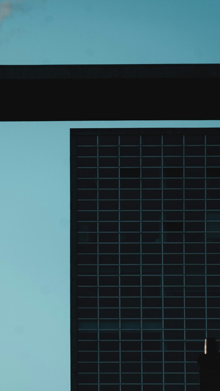 Valorant Keeps Updating Over and Over – How to Stop the Loop | Code Carbon